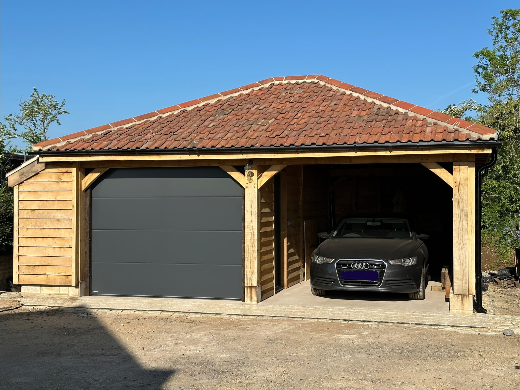 Oak and Larch Garage | UK Timber Projects Gallery