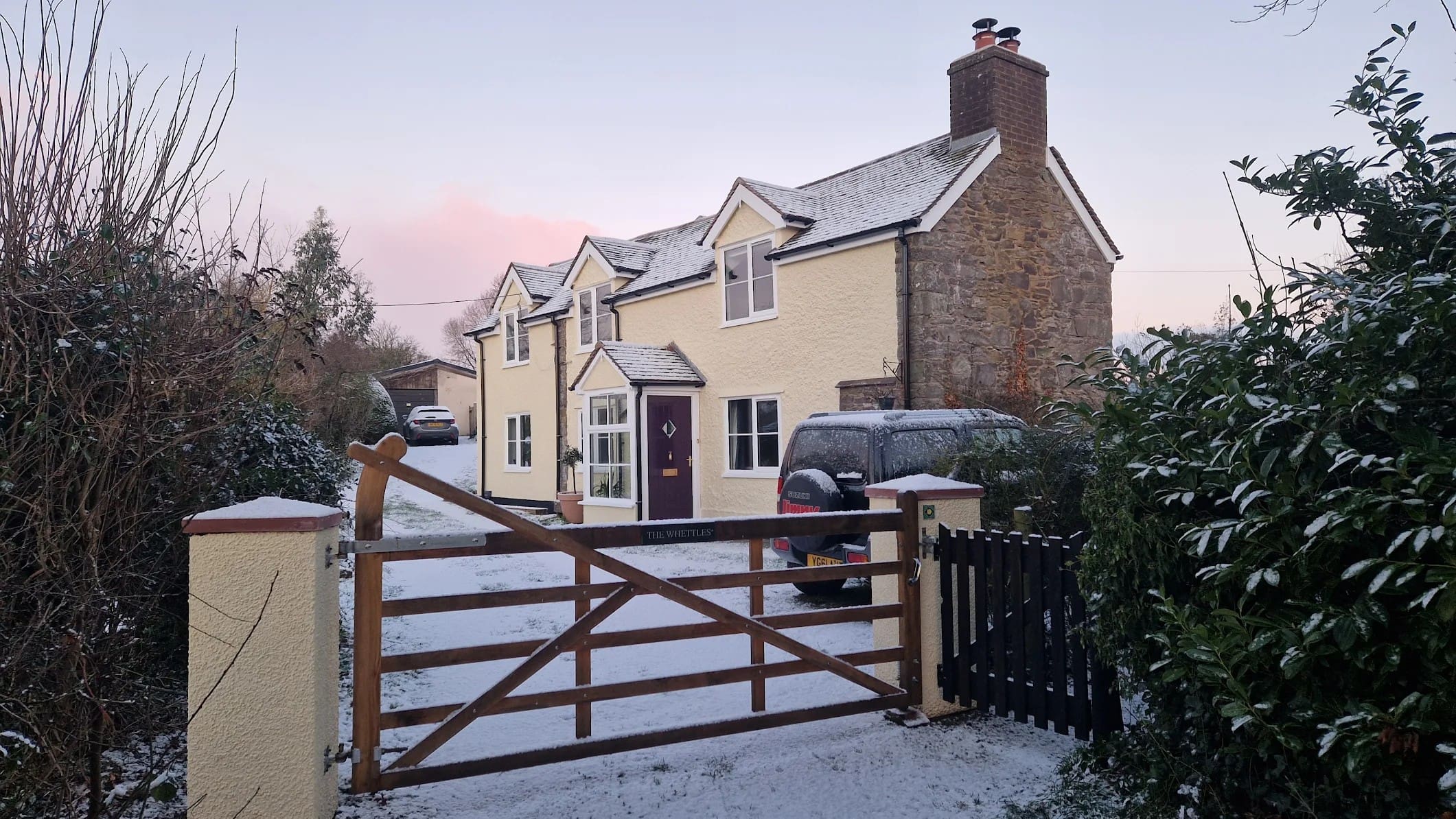 Traditional Style Oak Curved Heel Oak Gate | UK Timber Projects Gallery